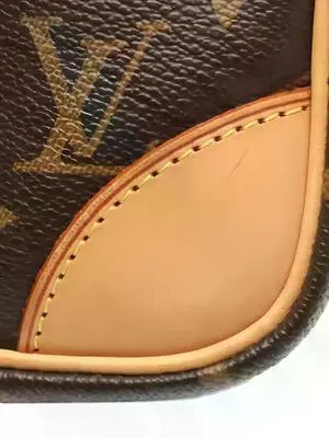 LOUIS VUITTON 2009 Danube Shoulder Bag