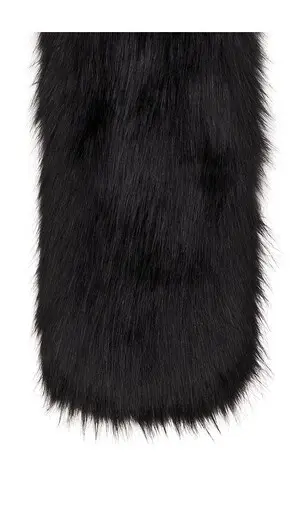 UNREAL FUR West End Scarf