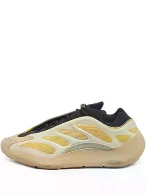 Yeezy 700 V3 Sneakers