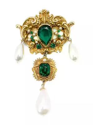 JENNIFER GIBSON JEWELLERY 1960s Coro Renaissance Pendant - Gold