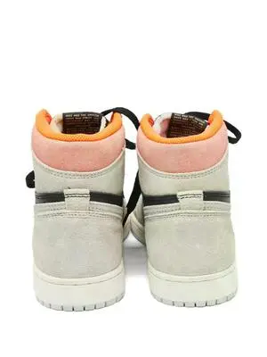 Nike Air Jordan 1 Retro High-top Sneakers