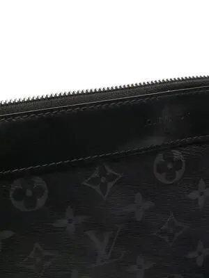 LOUIS VUITTON 2018 Discovery Monogram Clutch