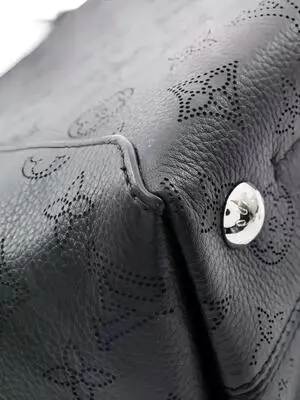 LOUIS VUITTON 2018 Mahina Monogram Leather Handbag - Black