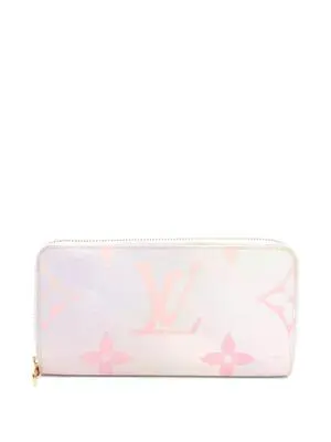 LOUIS VUITTON 2010s Monogram Zip Wallet - White