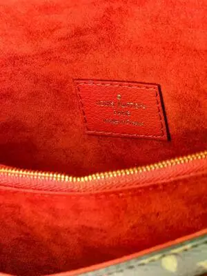 LOUIS VUITTON Victoire Handbag - Brown