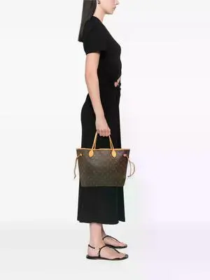 LOUIS VUITTON 2011 Monogram Neverfull Mm Tote Bag