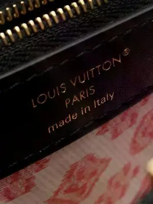 LOUIS VUITTON 2021 Mini Capucines Handbag