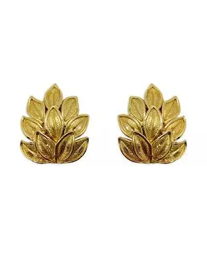 JENNIFER GIBSON JEWELLERY 1960s Trifari Leaf-motif Earrings - Gold