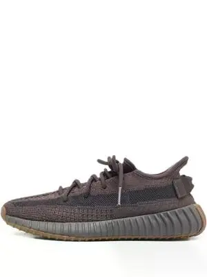 Yeezy Round Toe Sneakers For Men