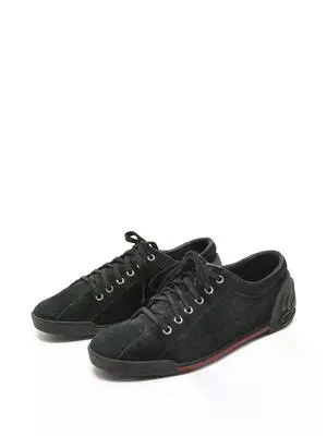 Gucci Logo-patch Suede Sneakers