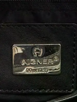 AIGNER Leather Shoulder Bag