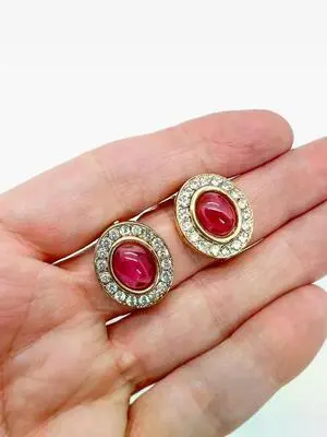 JENNIFER GIBSON JEWELLERY 1980s Ruby Cabochon Clip On Earrings