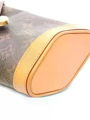 LOUIS VUITTON Monogram Envelope Shoulder Bag