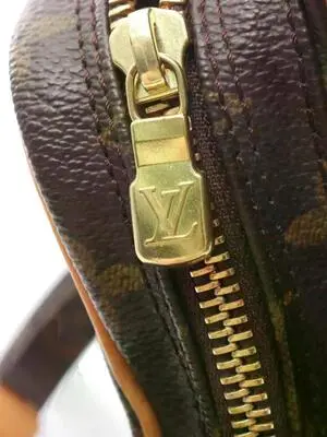 LOUIS VUITTON 2004 Amazon Monogram Shoulder Bag