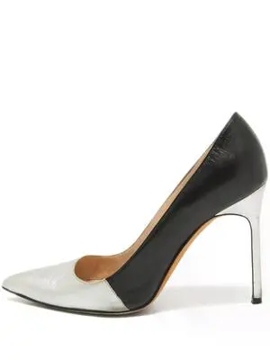 Manolo Blahnik Leather Stiletto Pumps - Black