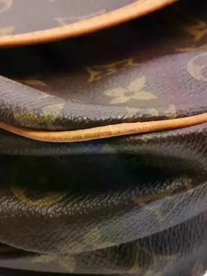 LOUIS VUITTON Saumur 30 Shoulder Bag - Brown