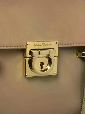 FERRAGAMO Mara Tote Bag