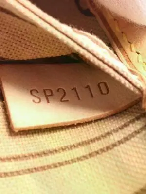LOUIS VUITTON 2010 Neverfull Pm Handbag