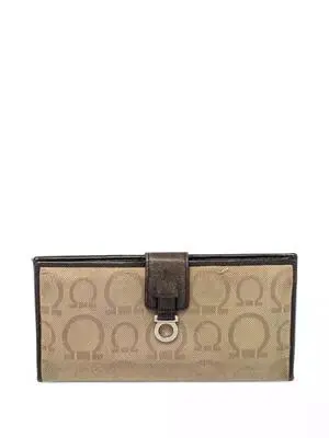 FERRAGAMO Gancini Leather Wallet - Neutrals