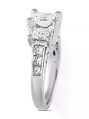 LB EXCLUSIVE Platinum Diamond Ring