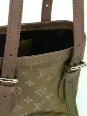 LOUIS VUITTON 2001 Little Bucket Handbag
