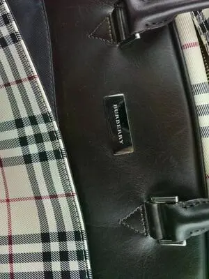 Burberry 1990-2000s Checked Duffle Bag - Brown