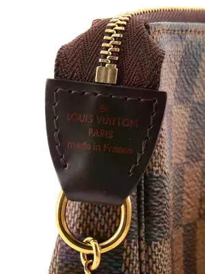 LOUIS VUITTON Pochette Accessoires Damier Clutch
