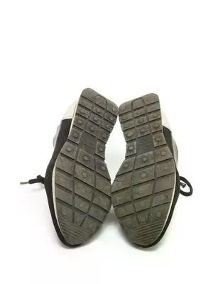 Balenciaga Low Top Lace Up Sneakers With Mesh Panelling - Black