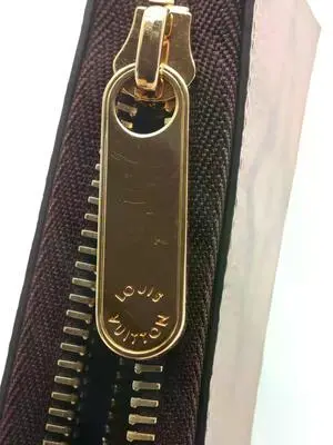 LOUIS VUITTON 2010s Zippy Giant Monogram Reverse Wallet - Brown