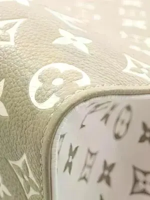 LOUIS VUITTON 2010s Onthego Mm Monogram Leather Tote Bag