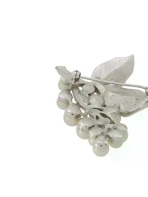 SUSAN CAPLAN 1960s Pearl-embellished Leaf Brooch