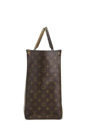 LOUIS VUITTON Giant Monogram Reversed On The Go - Brown