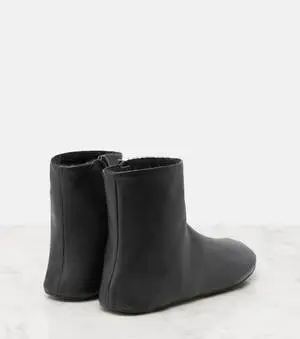 THE ROW Stella Shearling-lined Leather Ankle Boots - Black