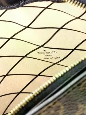 LOUIS VUITTON Trunk Reverse Monogram Canvas Clutch - Brown