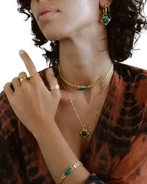 OTTOMAN HANDS Esther Emerald And Pearl Pendant Necklace