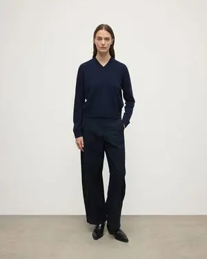 Johnstons Of Elgin Cashmere V Neck Jumper - Navy