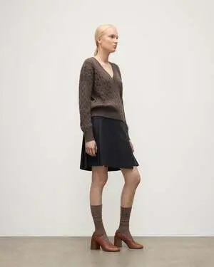 Johnstons Of Elgin Kylesku Deep V Cashmere Jumper - Brown