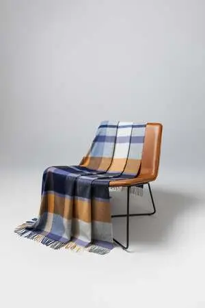 Johnstons Of Elgin Plain Cashmere Throw In House Check - Navy