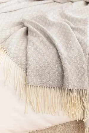 Johnstons Of Elgin Trellis Weave Merino Bed Throw In Silver