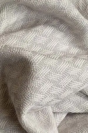 Johnstons Of Elgin Trellis Weave Merino Bed Throw In Silver