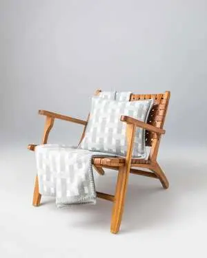Johnstons Of Elgin Blanket Stitched Basketweave Throw In Light - Grey