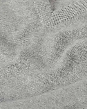 Johnstons Of Elgin Rory Light Classic Cashmere V-neck Jumper