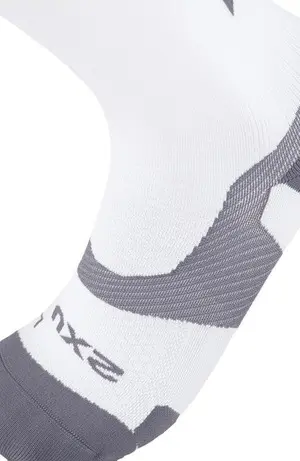 2xu Vectr Light Cushion Full Length Sock - White/grey