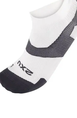 2xu Vectr Ultralight Quarter Crew Socks