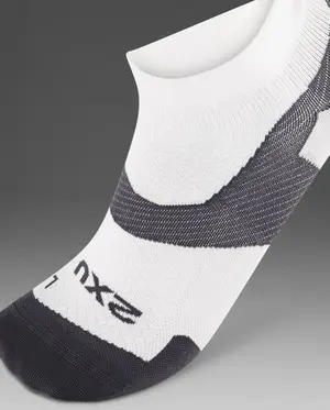 2xu Vectr Ultralight Quarter Crew Socks