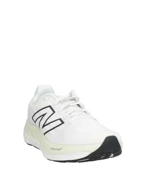 NEW BALANCE Vongo Sneakers - White