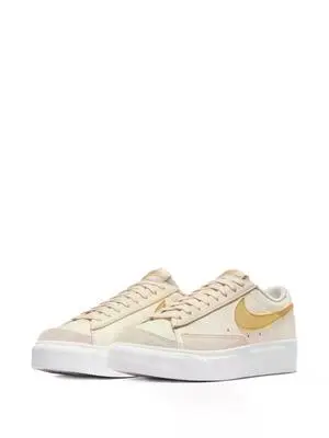 Nike Blazer Low Sneakers
