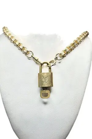 LUX REVIVAL Vintage 1990s Lv Padlock And Key With Chain Necklace