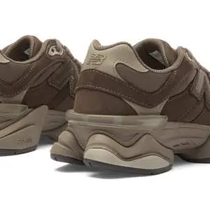 NEW BALANCE 9060 Sneakers