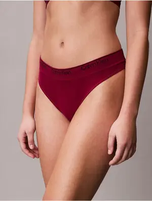 Calvin Klein Modern Seamless Naturals Thong - Beet Red